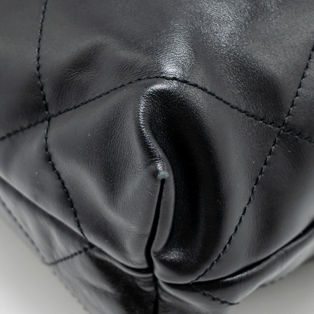 CHANEL SMALL 22 BAG SHINY CALFSKIN BLACK GHW (MICROCHIP) – Ateléra
