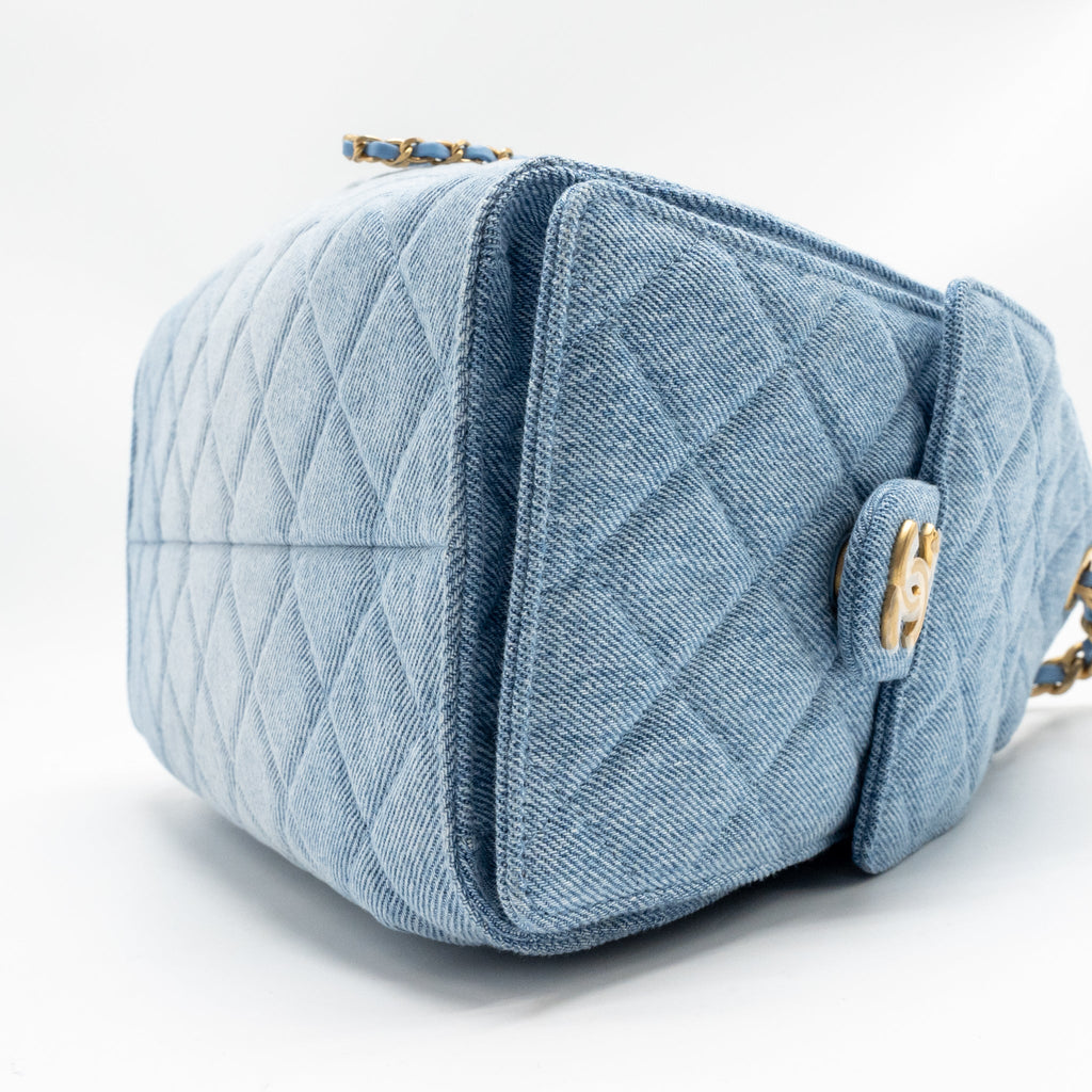 CHANEL SMALL 25 BAG WASHED DENIM LIGHT BLUE GHW (MICROCHIP) – Ateléra